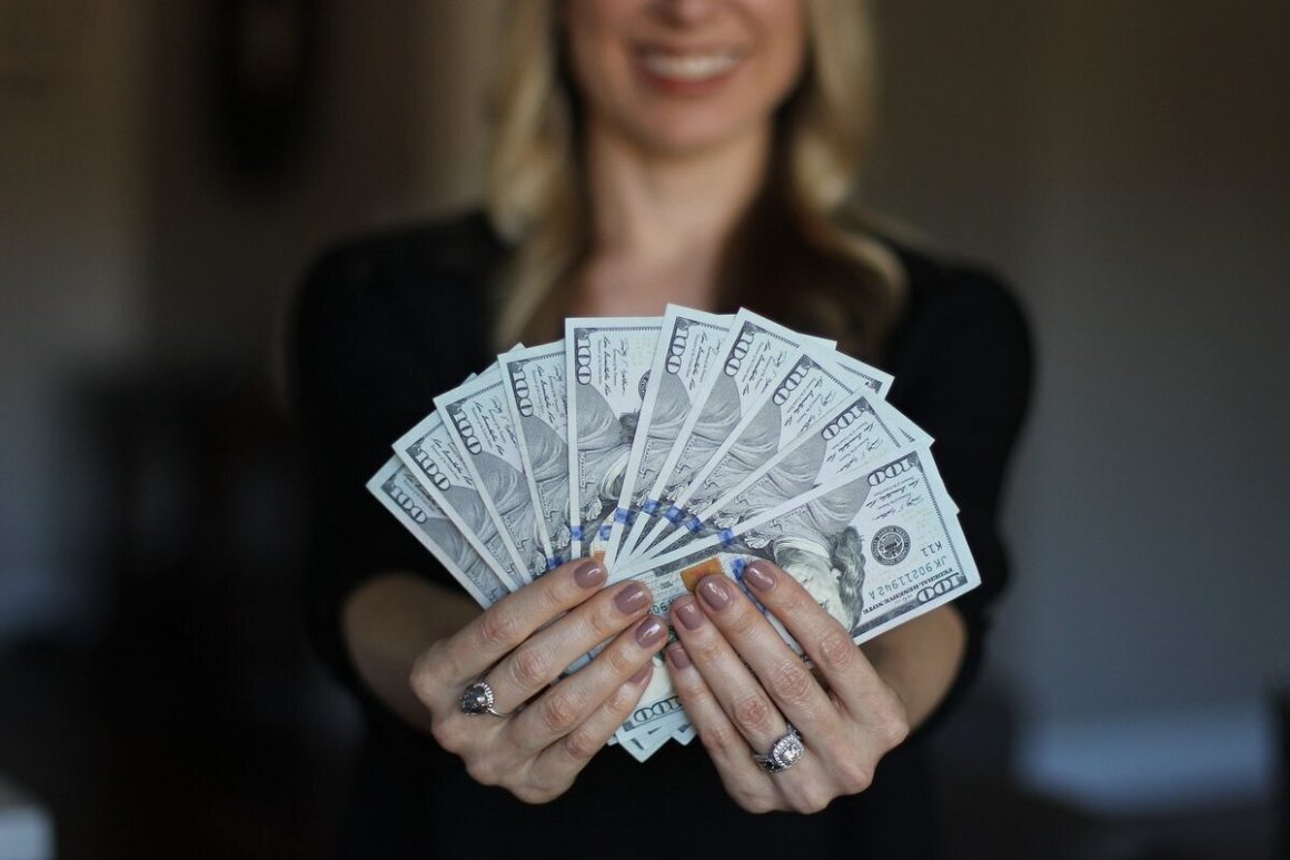 Understanding Financial Income: Definitions, Types and Examples